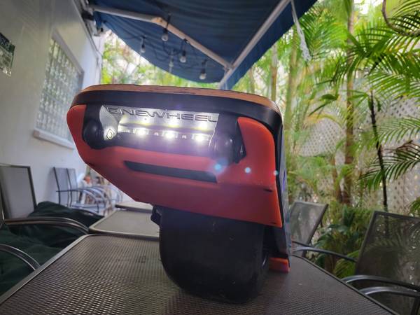 Rent OneWheel XR (with fender, handle and Fang wheels) in Honolulu, HI ...