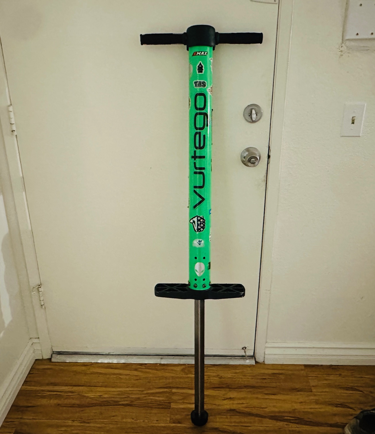 Rent Vurtego V4 Pro Pogo Stick (M) - High-Performance Bouncing Machine ...